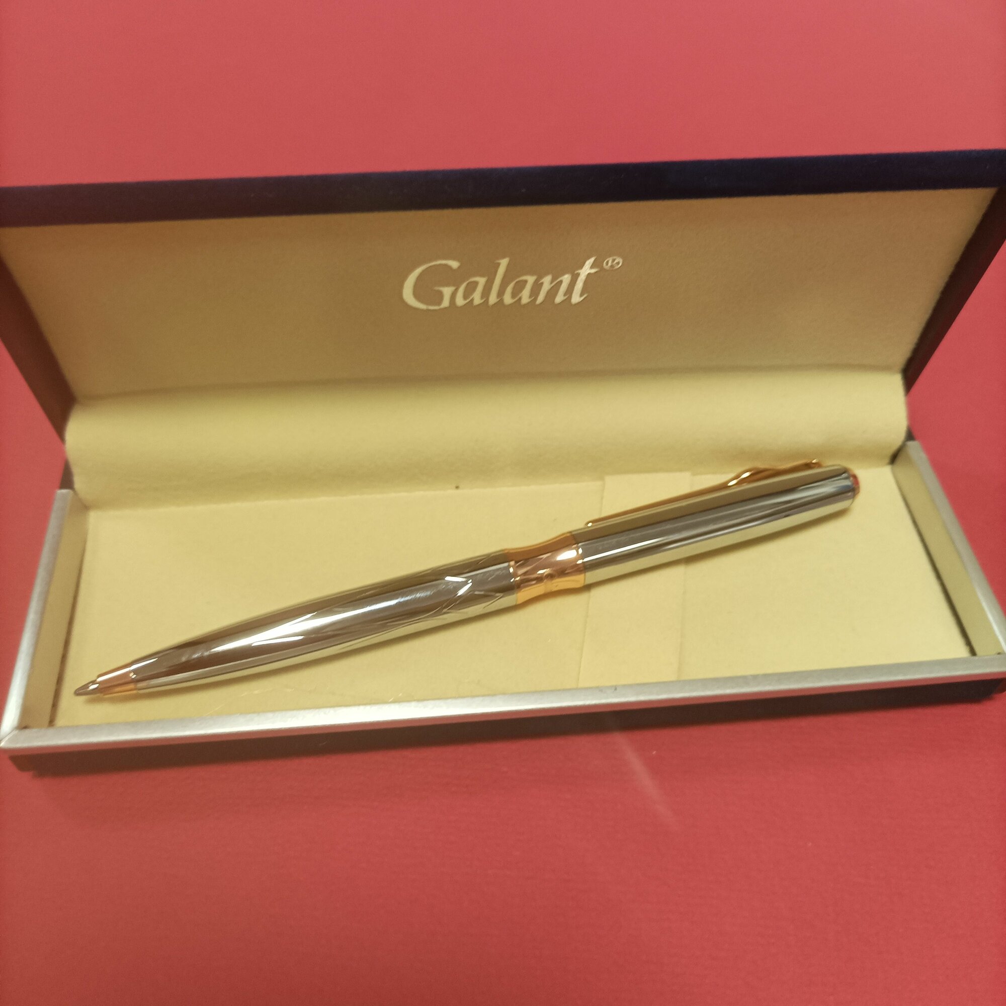 Ручка шариковая подарочная "Nuance Silver" 1.0мм, серебро хром розовый, синяя