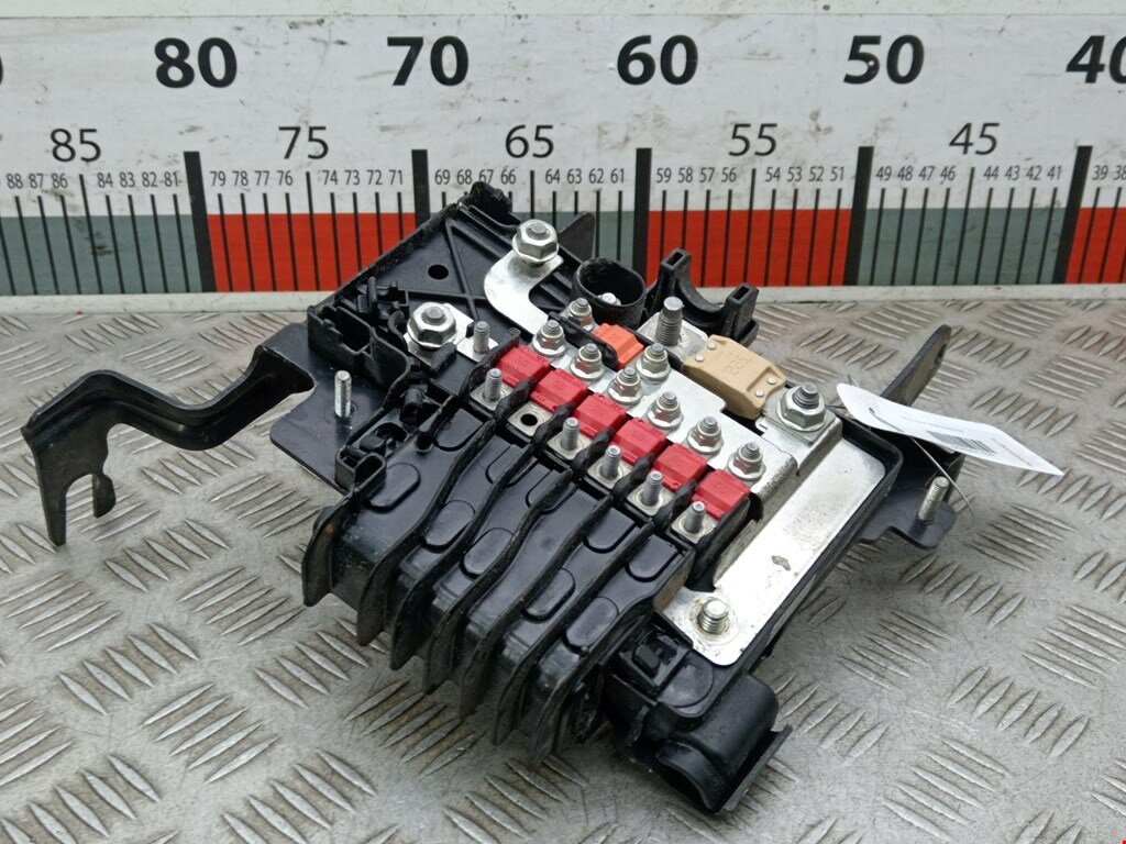 Блок предохранителей Tesla Model S 101327200E арт. 2259184