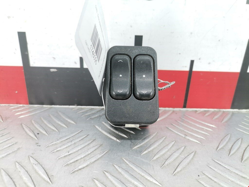 Блок управления стеклоподъемниками Opel Combo C 24409205 арт. 1746095
