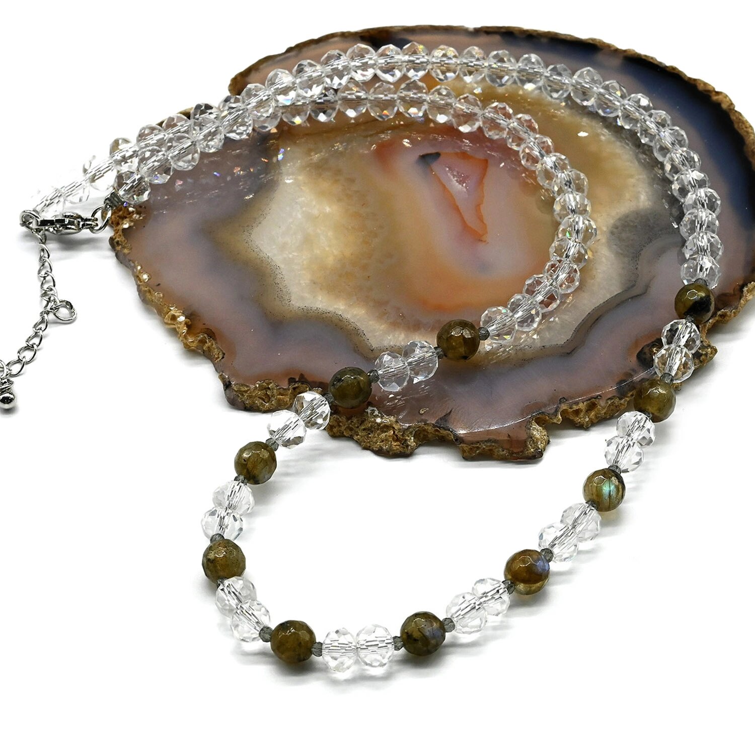 Бусы, лабрадорит