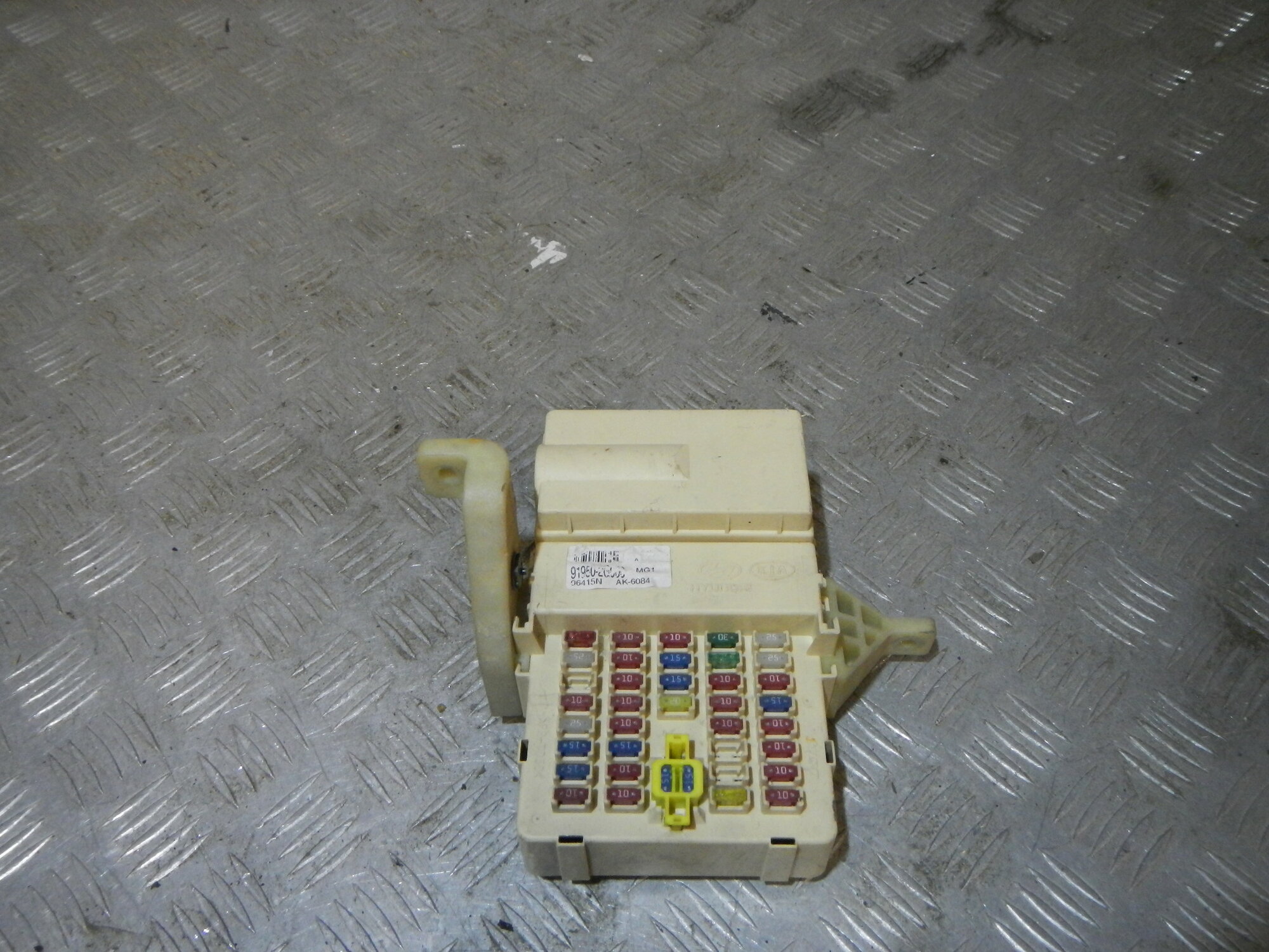 Б/У Блок предохранителей, KIA (Киа)-MAGENTIS (05-10) KIA MAGENTIS (05-10) Салонный. Без повреждений. 571811 Hyundai-KIA а...