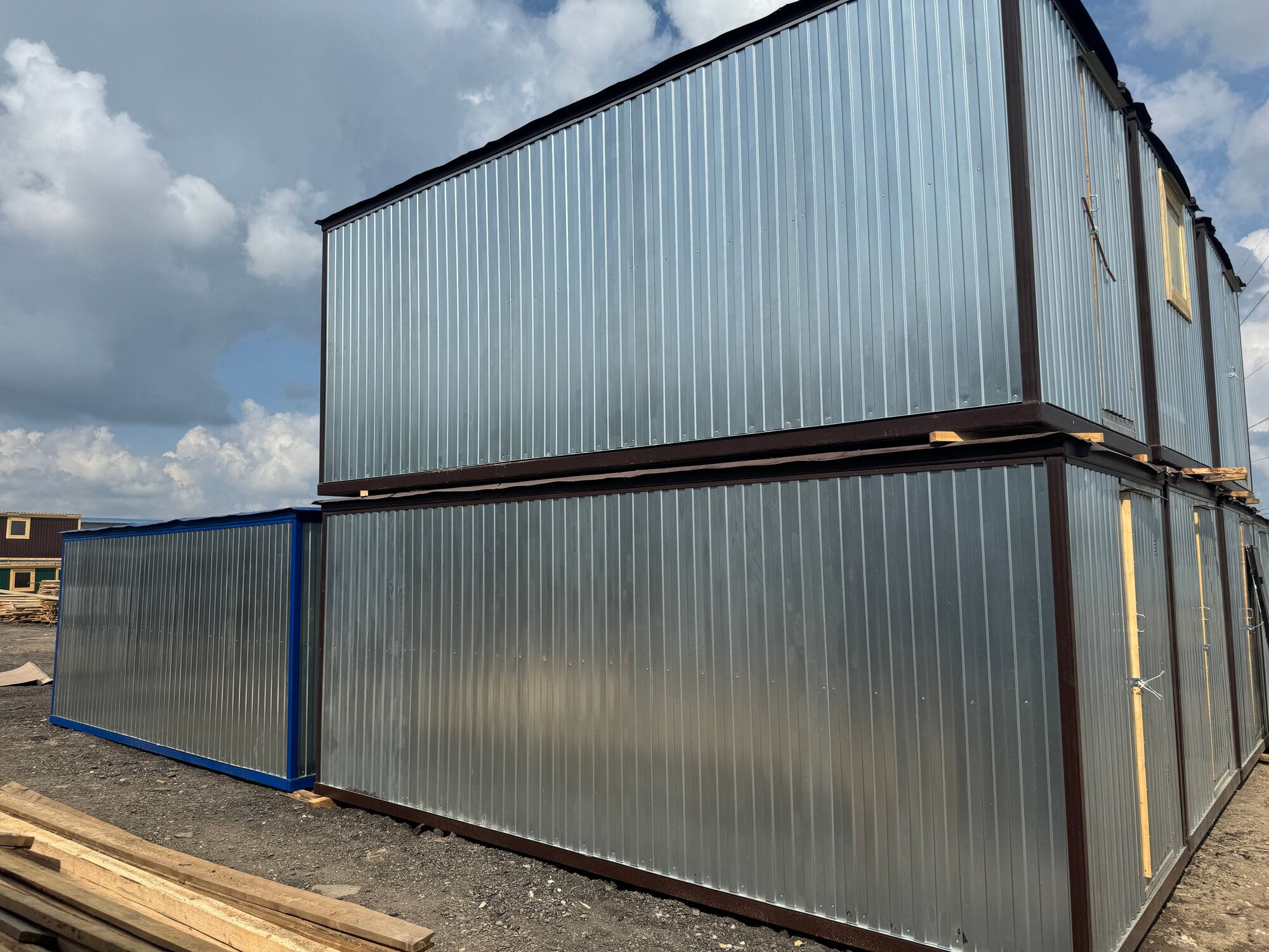 Бытовка (блок-контейнер) 5.85х2,4м, утепленная, металлическая, оцинкованная