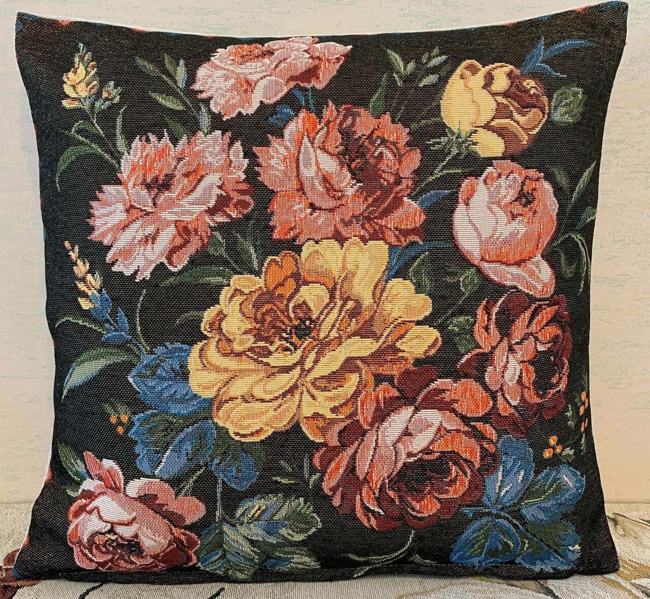 Гобелен, гобеленовая декоративная наволочка 35х35 см / "Царский букет"