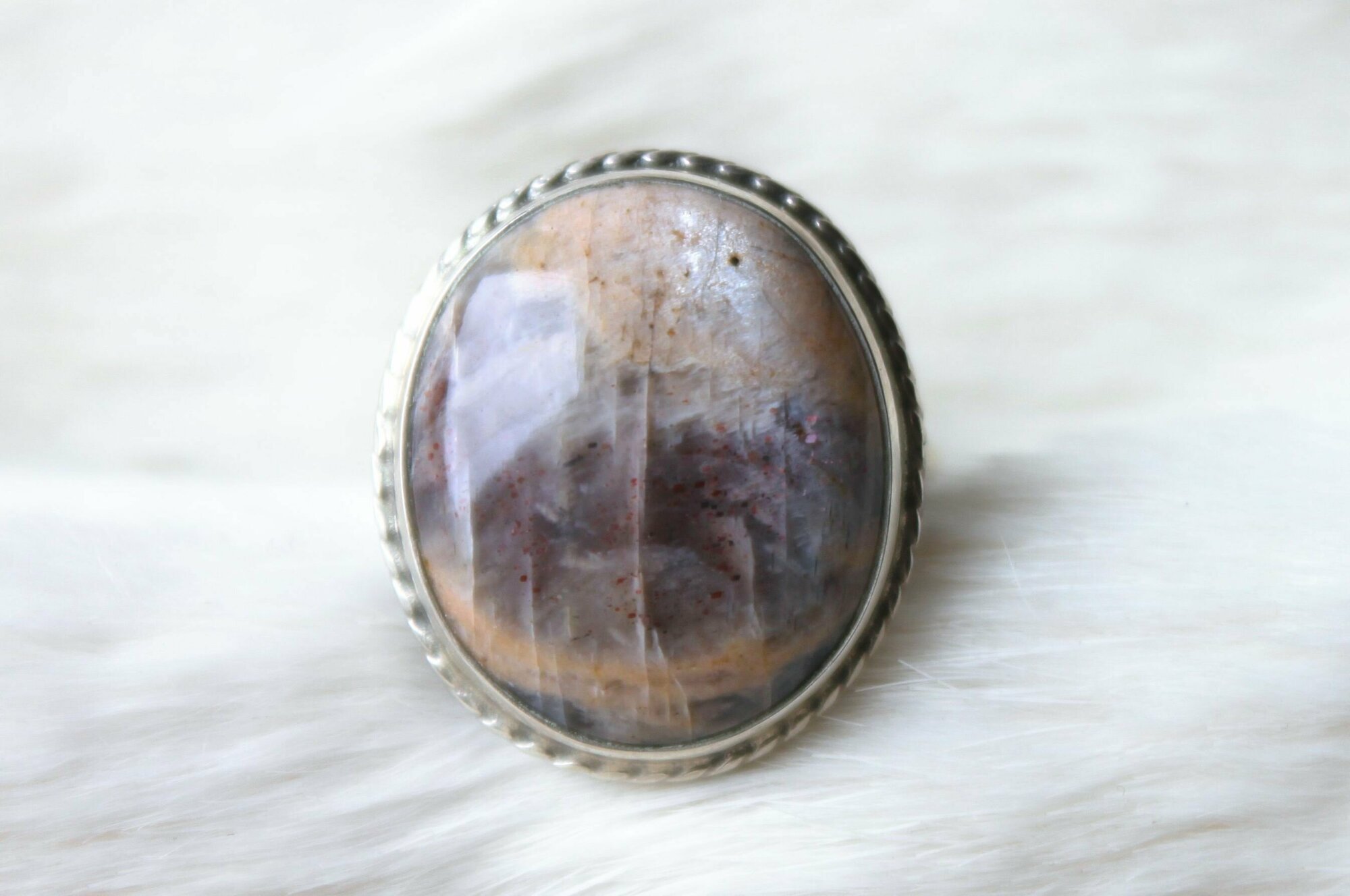 Кольцо, гeлиoлит