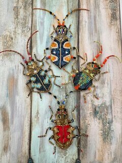 Брошь Королевство Птички & Бабочки, синий, фиолетовый, золотой — фото 1