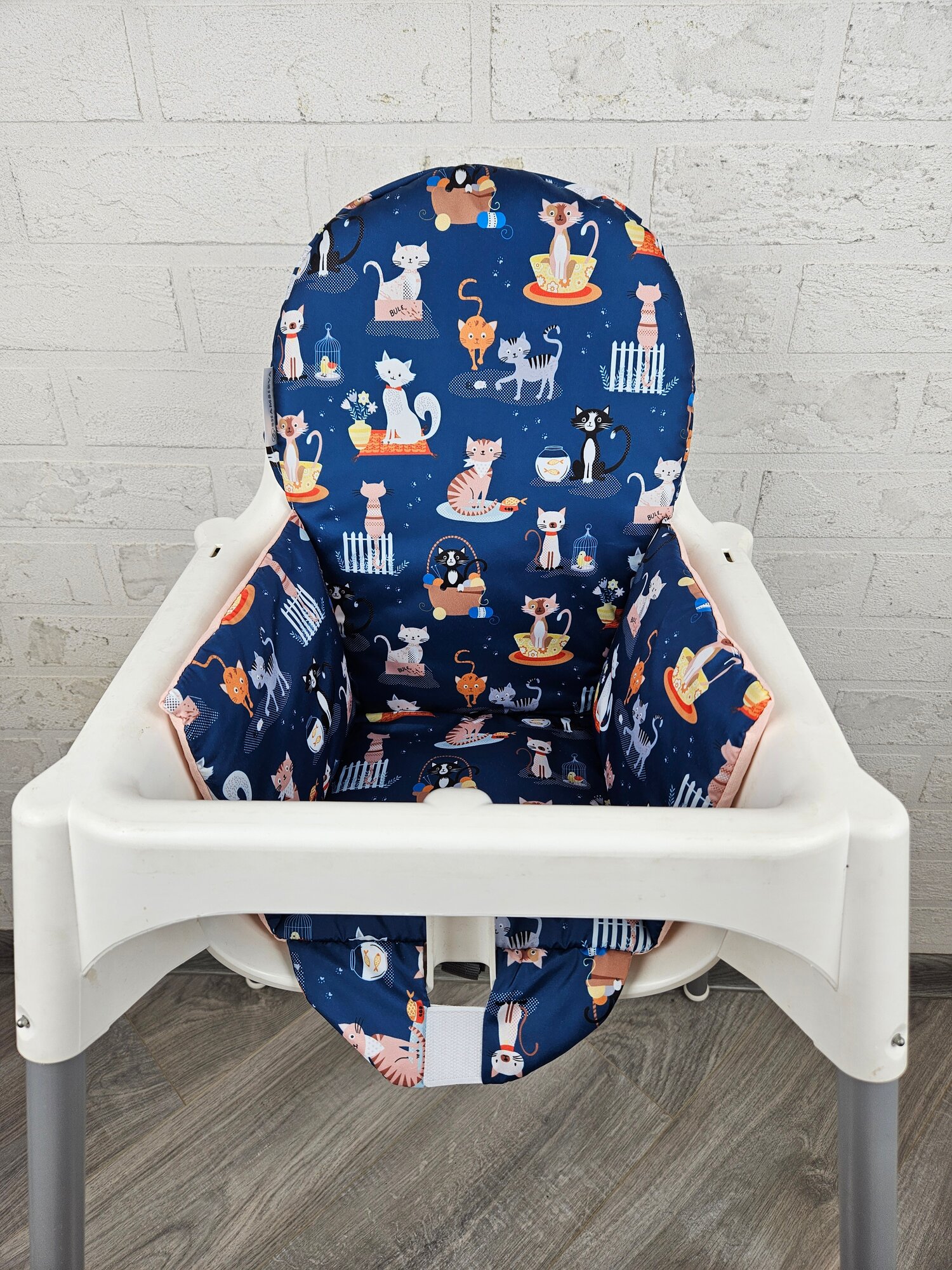 Чехол на стульчик для кормления ANTILOP Кошачья жизнь