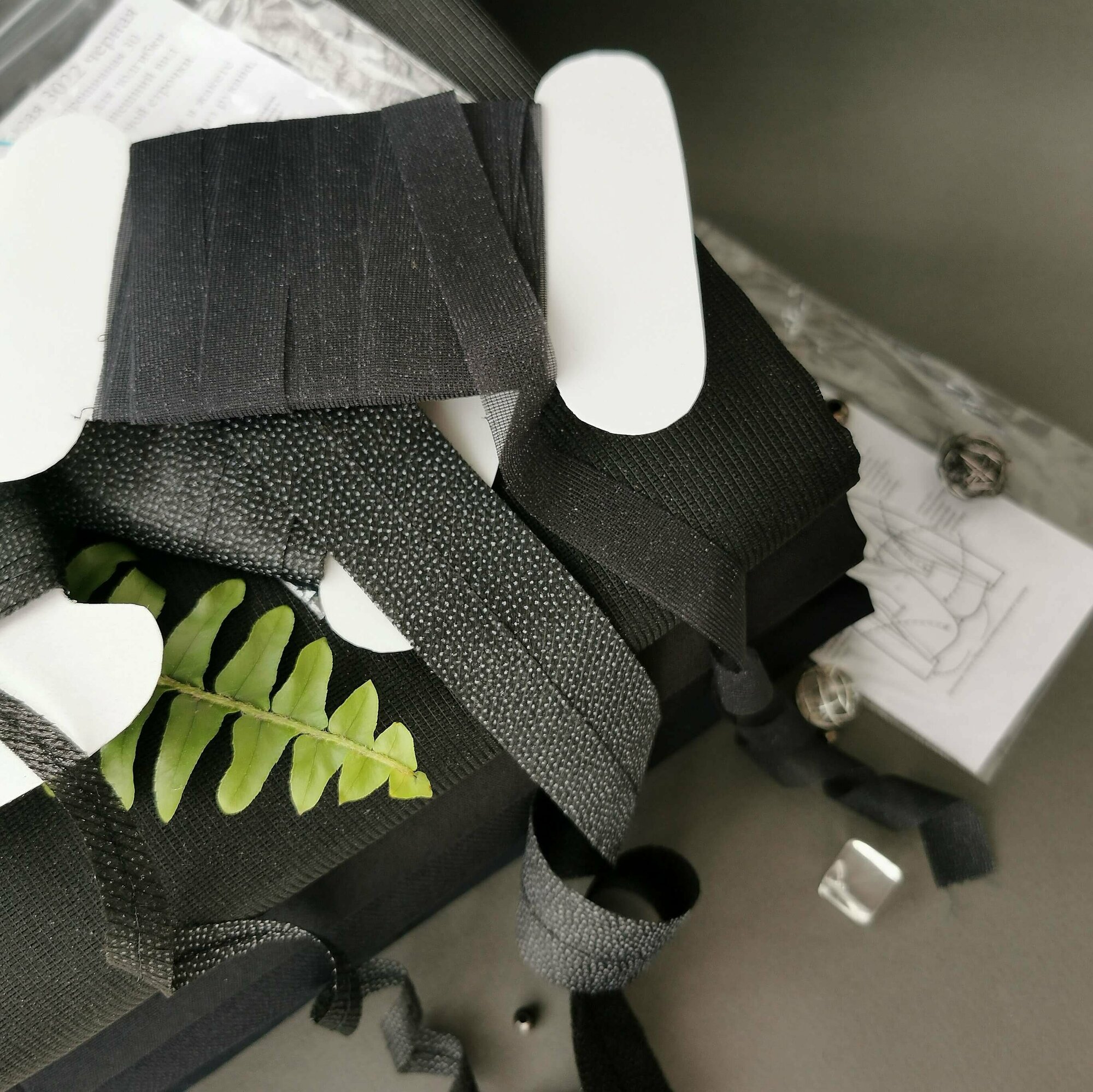 Дублерин для жакетов, набор. Все дублерины (12 метров) и ленты в черном цвете