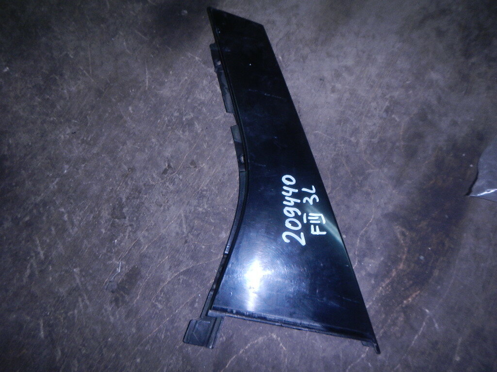 Б/У Накладка рамки задней левой двери задняя, Ford (Форд)-Фокус 3 FORD FOCUS 3 (11-19) вертикальная Царапины. 209440 FORD...