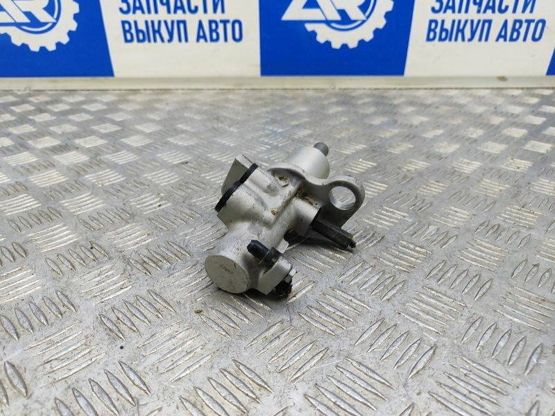 Б/У Цилиндр тормозной главный Audi A8 D2 / Ауди A8 D2 4.2 AKH 340 Л.С. 1999