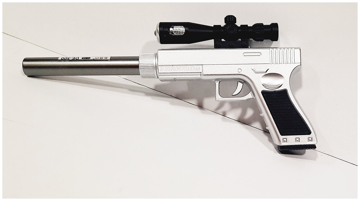 Ручка-пистолет с прицелом-фонариком, гелевая, серебристая, синий цвет чернил