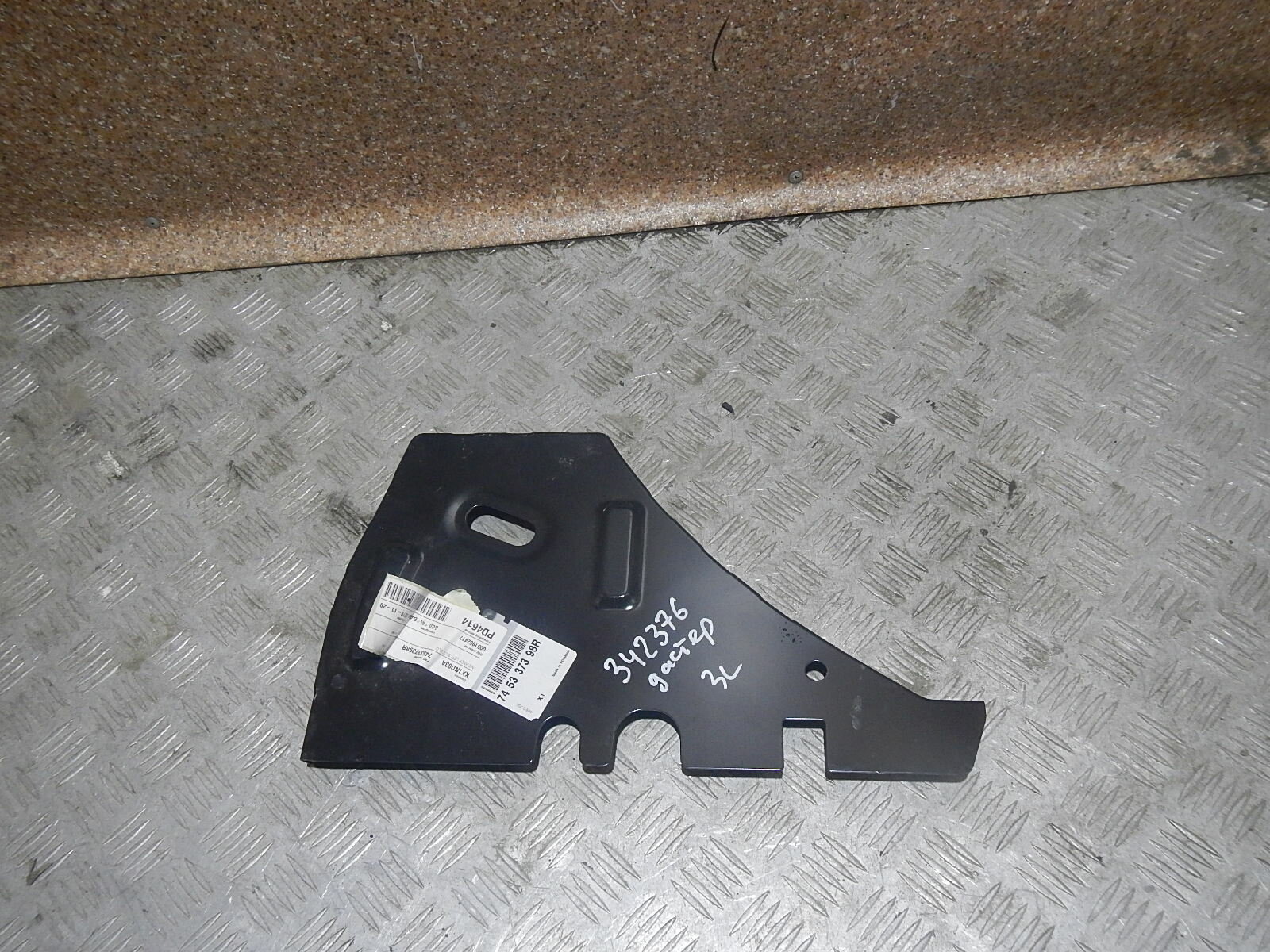 Б/У Пол багажника, Renault (Рено)-DUSTER (12-20) RENAULT DUSTER (12-20) Пол багажника левая часть. Новый. 342376 RENAULT ...