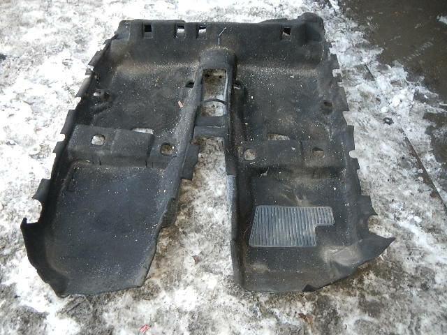 Б/У Обшивка пола, Ford (Форд)-Фокус 2 FORD FOCUS 2 (05-08) с разбора универсал грязный 130999 FORD арт. 1648196