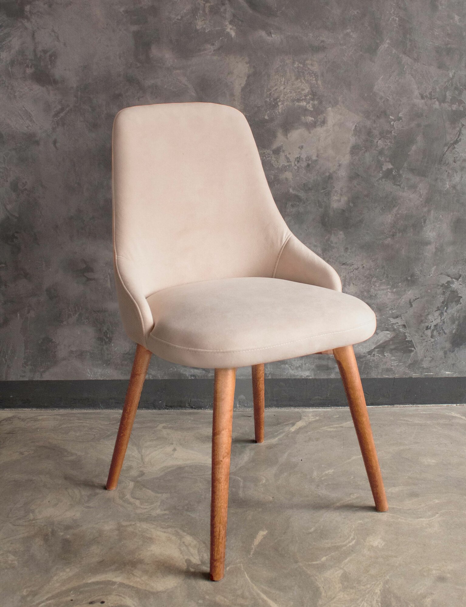 Стул для кухни BRUNO обеденный из велюра с деревянными ножками и мягкой спинкой / Стильный интерьерный кухонный стульчик из массива березы универсальный