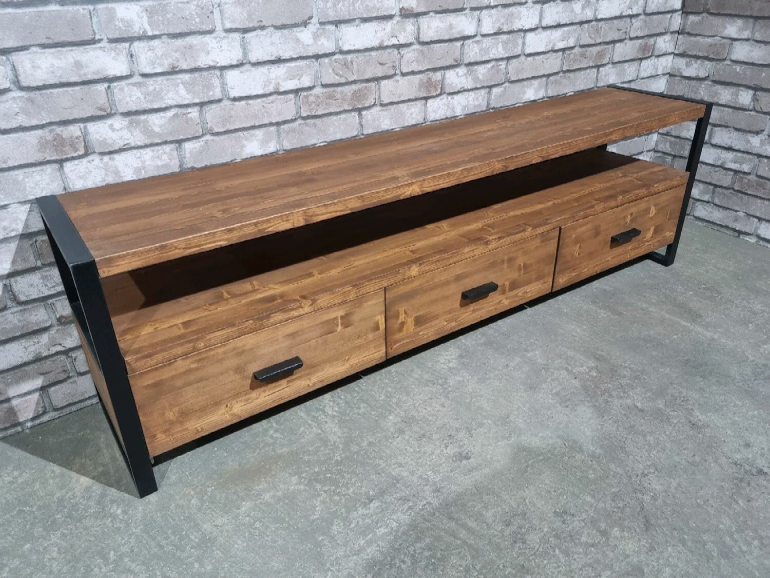 Тумба лофт под телевизор Raka-64, для гостиной, для офиса, с размерами 150х50х40 см