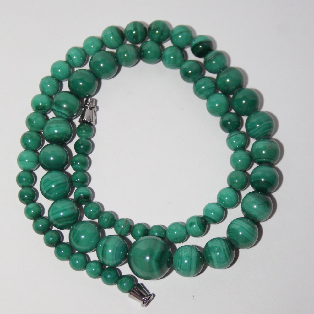 Бусы, малахит