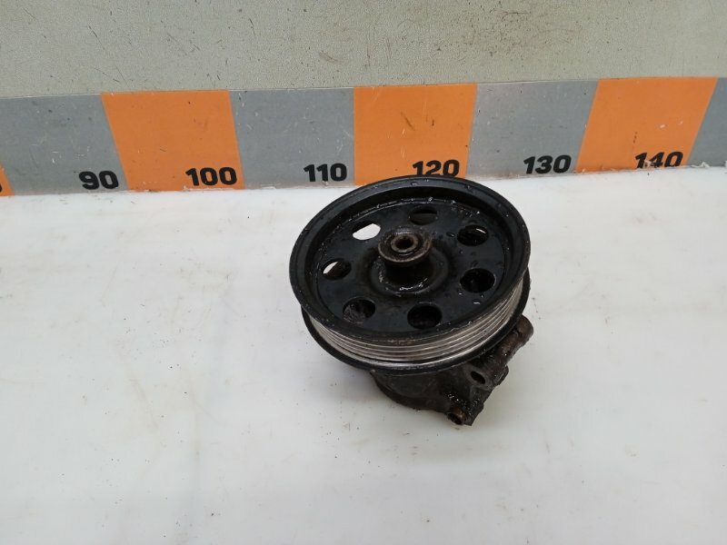 Б/У насос ГУР, Форд Фокус 1 Насос гидроусилителя Ford Focus 2001 1 277285 FORD арт. 1373802