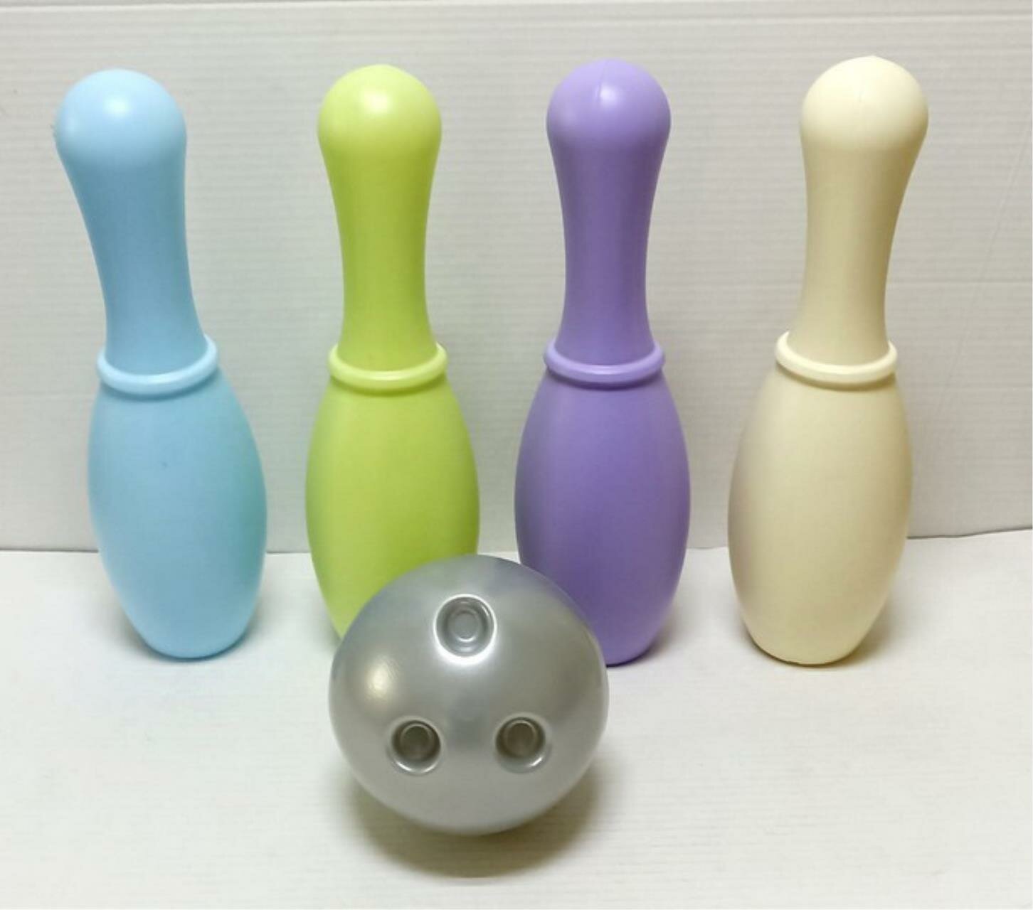 Набор для игры в "Боулинг" Poltoys , 34 см, 4 кегля + шар, в сетчатой упаковке