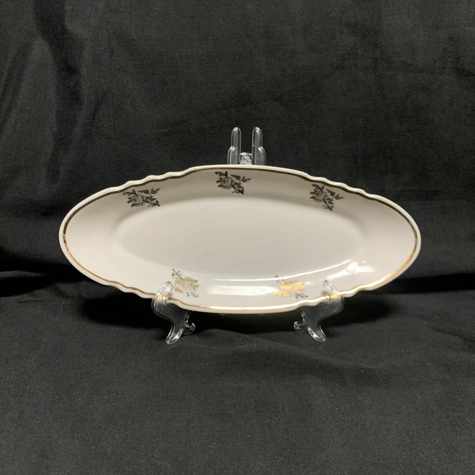 Фарфоровая селедочница Дулево "Розы" волнистый край