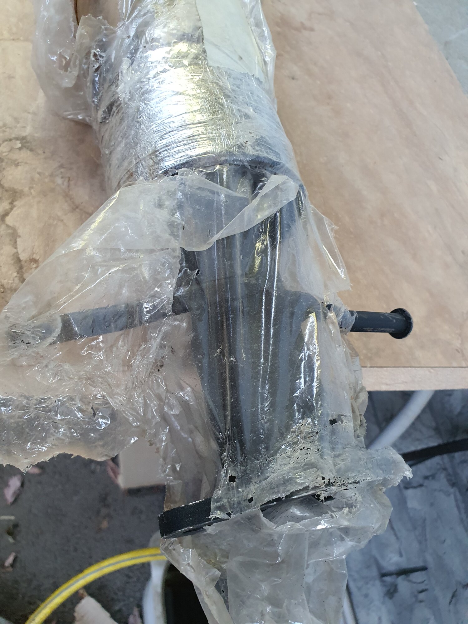 Резонатор Stinger на Hyundai Accent.