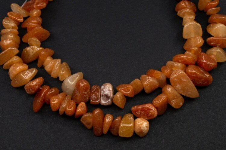 Каменная крошка Авантюрин около 5-8мм, отверстие 0,5мм, цвет оранжевый, 522-011, 10г (около 20см, около 50шт)