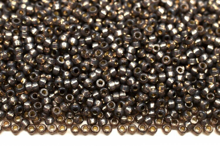 Бисер японский MIYUKI круглый 15/0 #4250 темный серо-бежевый полуматовый, серебряная линия внутри, Duracoat, 10 грамм