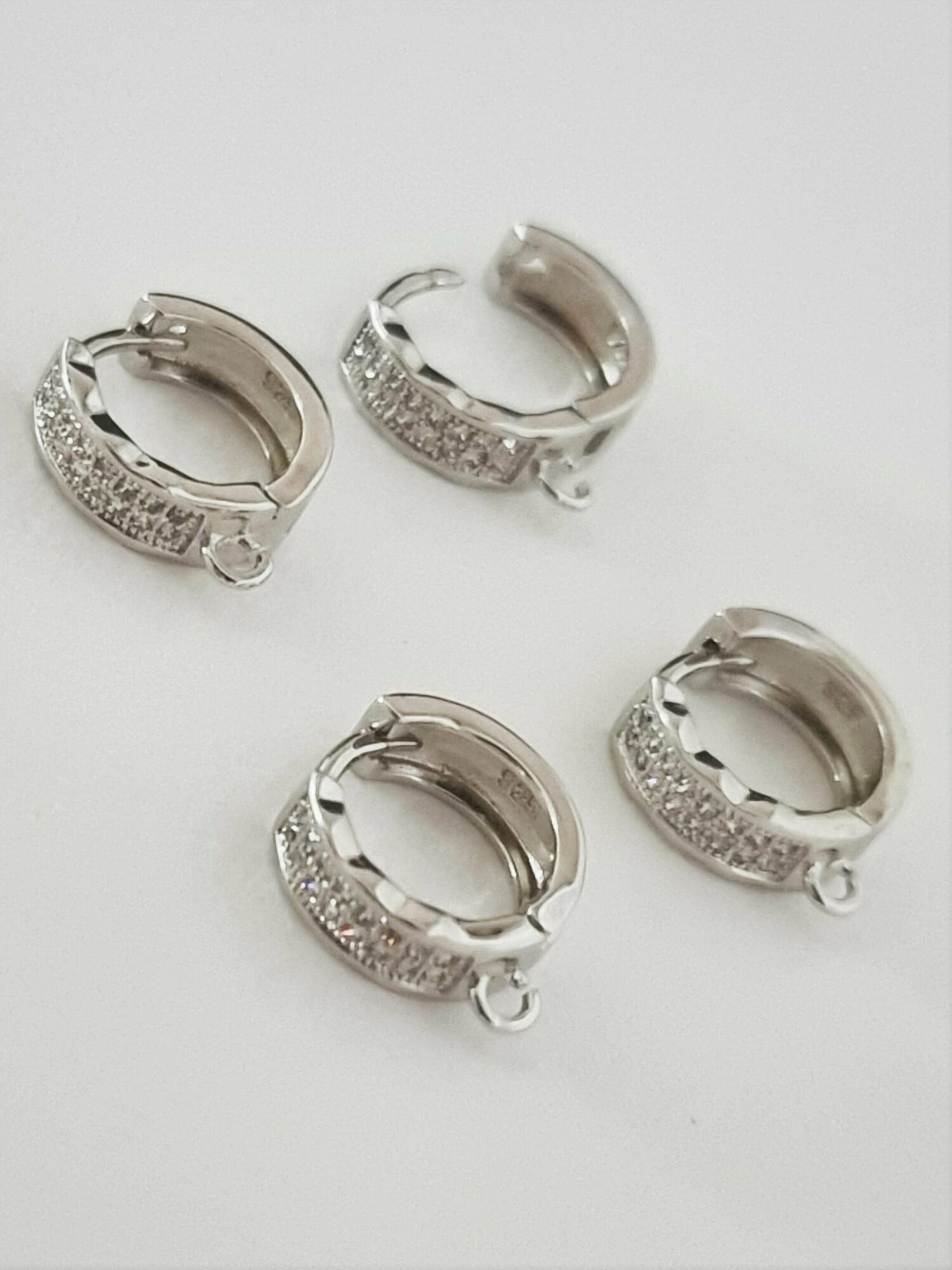 Швензы "Широкие колечки со стразами". Родий. 2пары.