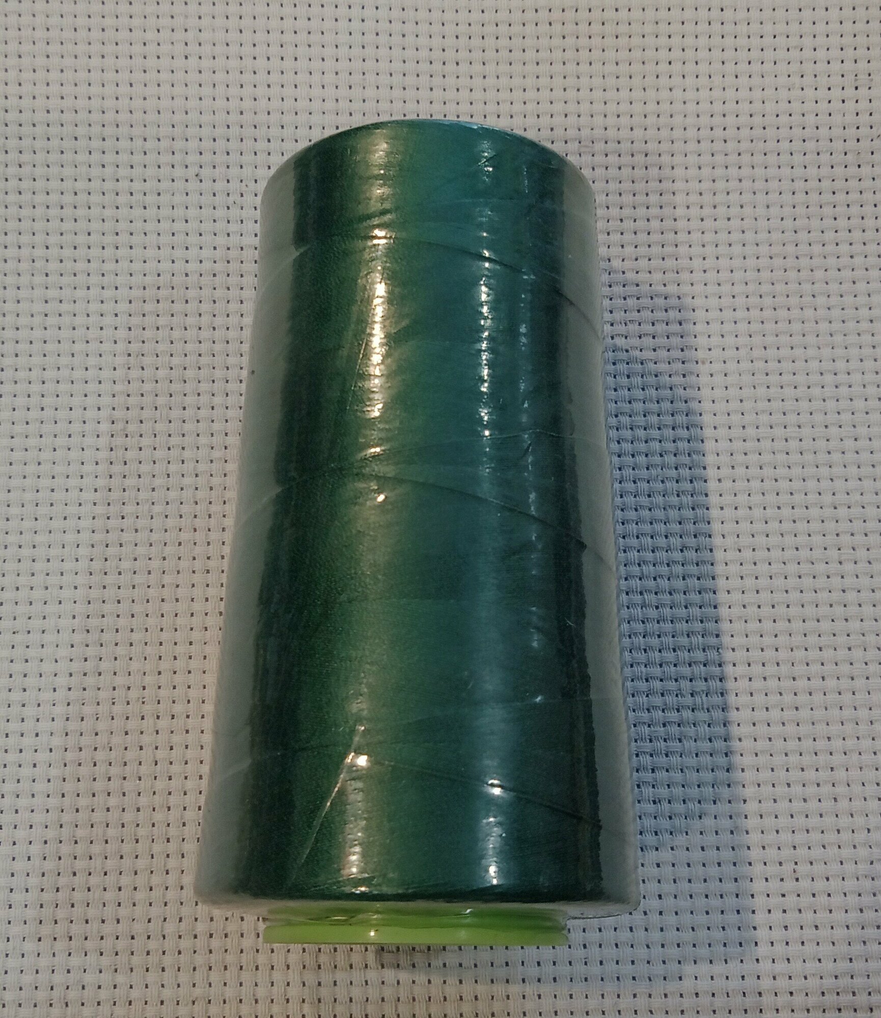 Нитки швейные для оверлока 100% полиэстер 40/2, 5000 ярдов