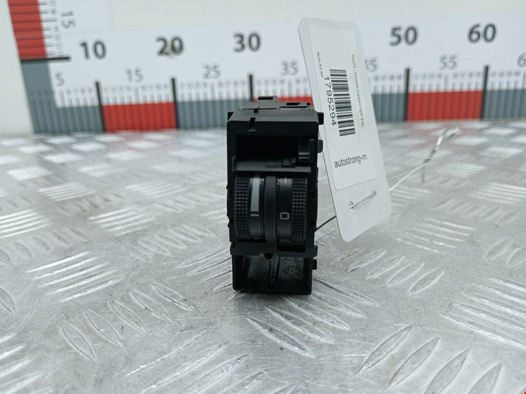 Кнопка корректора фар Audi A3 8P 8P0919094 арт. 1795294
