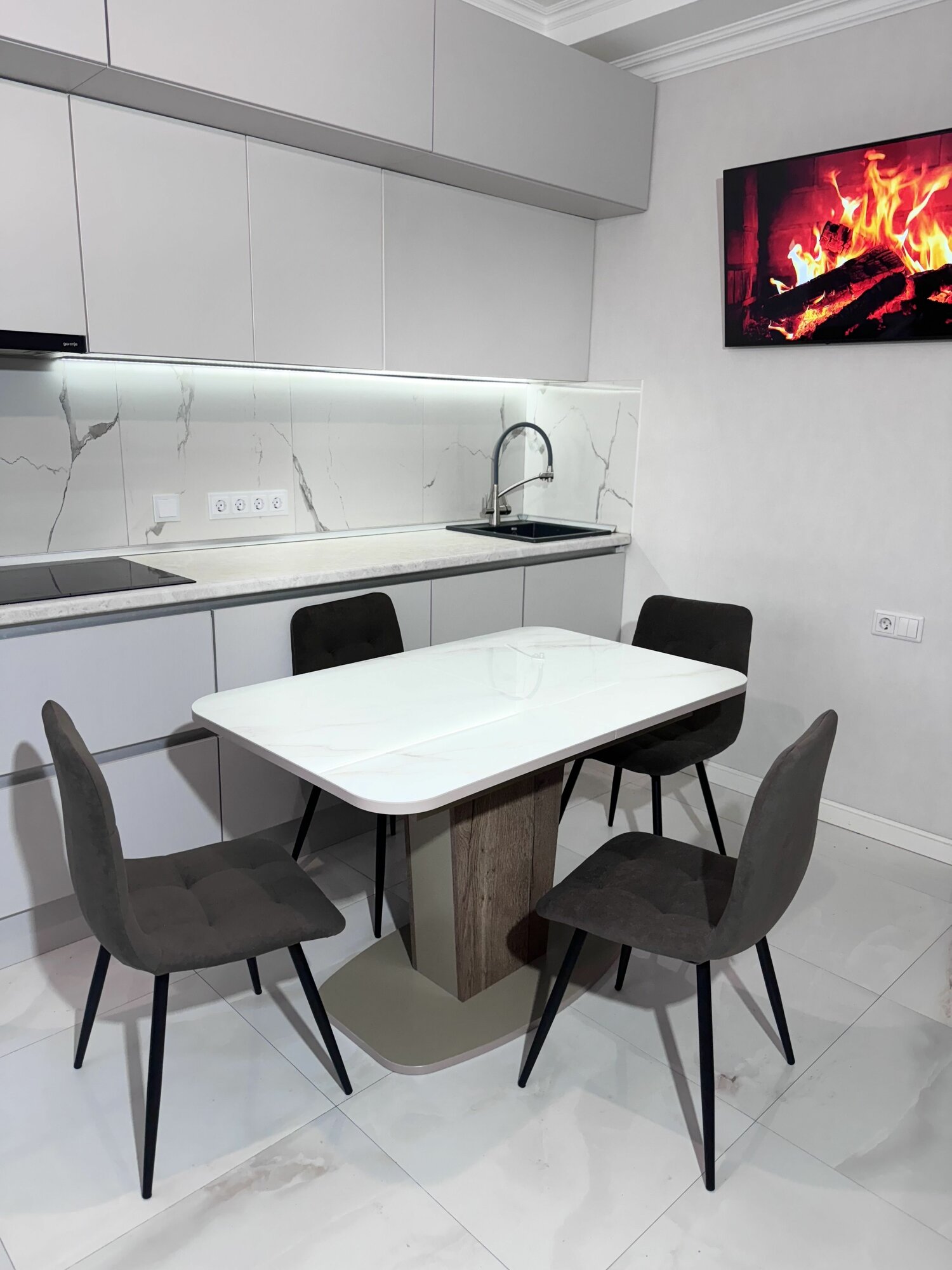 Кухонный стол и стулья Обеденная группа