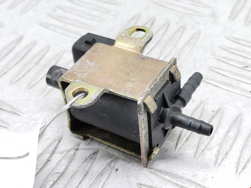 Клапан воздушный Audi A6 C5 026906263H арт. 1827565