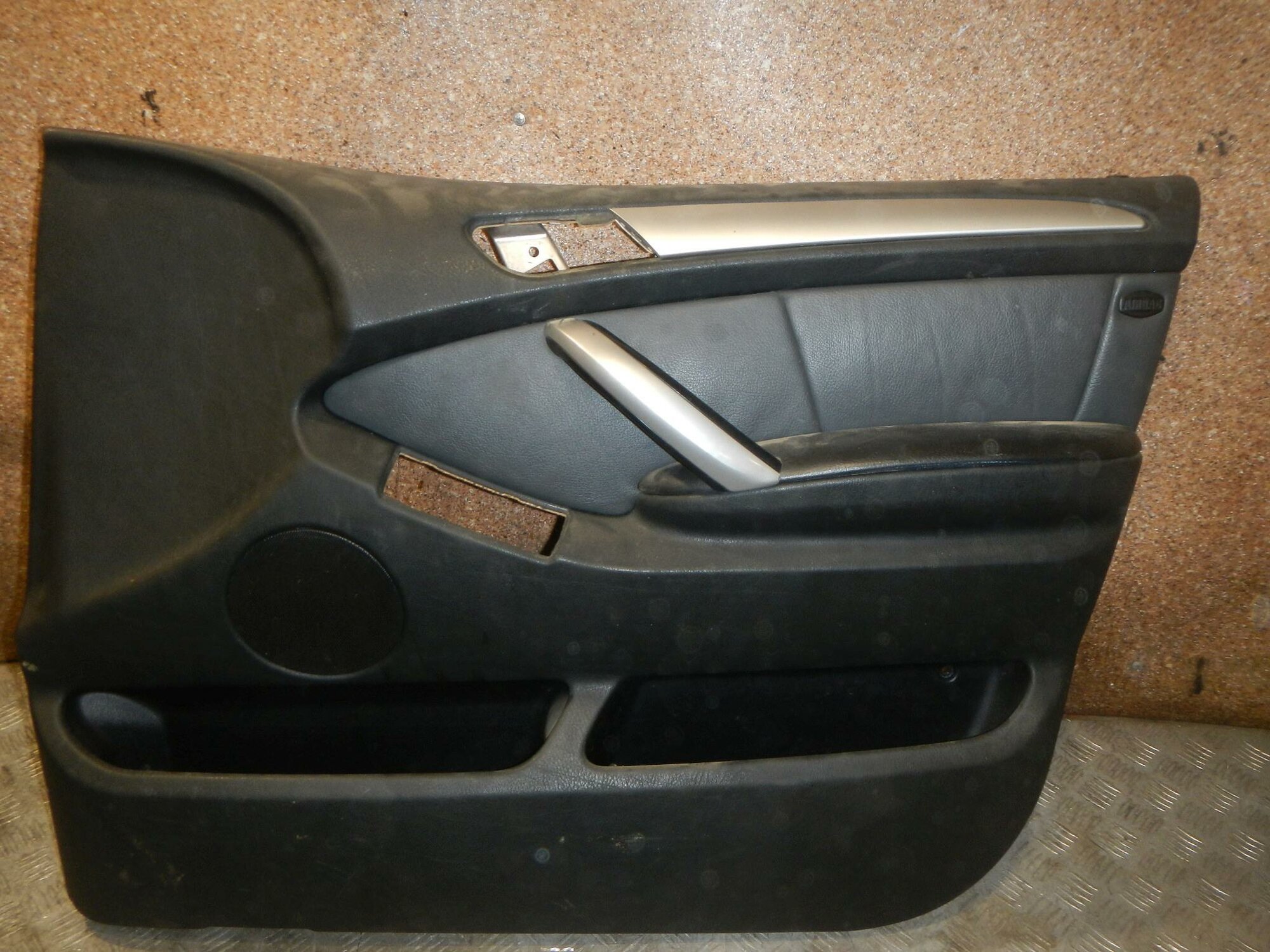 Б/У Обшивка двери передней правой, BMW (БМВ)-X5 (E53) (99-06) BMW X5 (E53) (99-06) кожа Мелкие царапины. 497209 BMW арт. ...