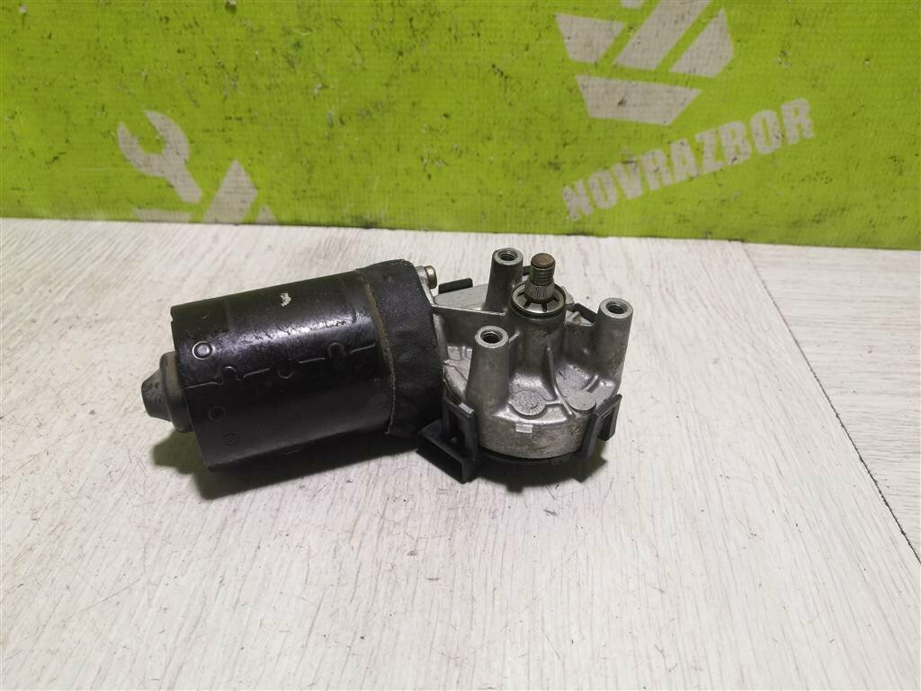 Моторчик стеклоочистителя передний VW Golf 4 Bora 97-05