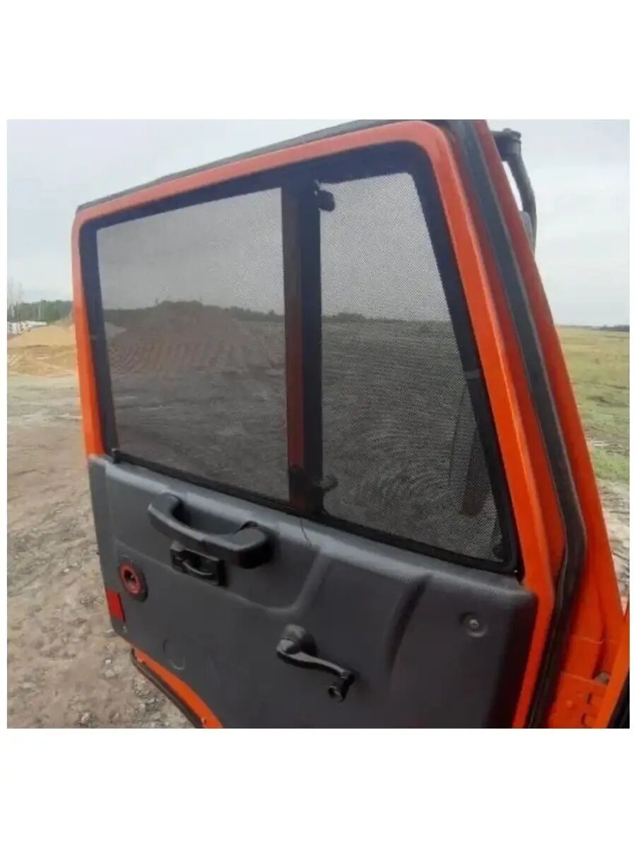 Шторки на KAMAZ цельная с форточкой