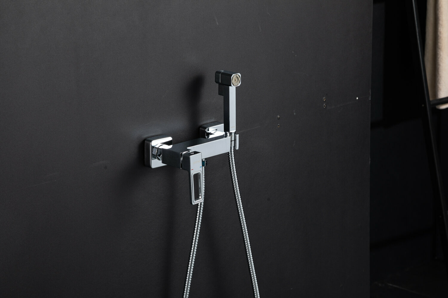 Смеситель с гигиеническим душем Gappo G2017 латунь, хромированный