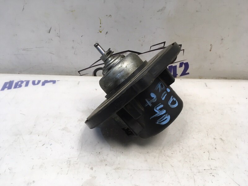 Б/У мотор печки Kia Rio 2004 DC A5D отсутствует крыльчатка. мотор в рабочем состоянии. 28742 Hyundai-KIA арт. 97109FD200