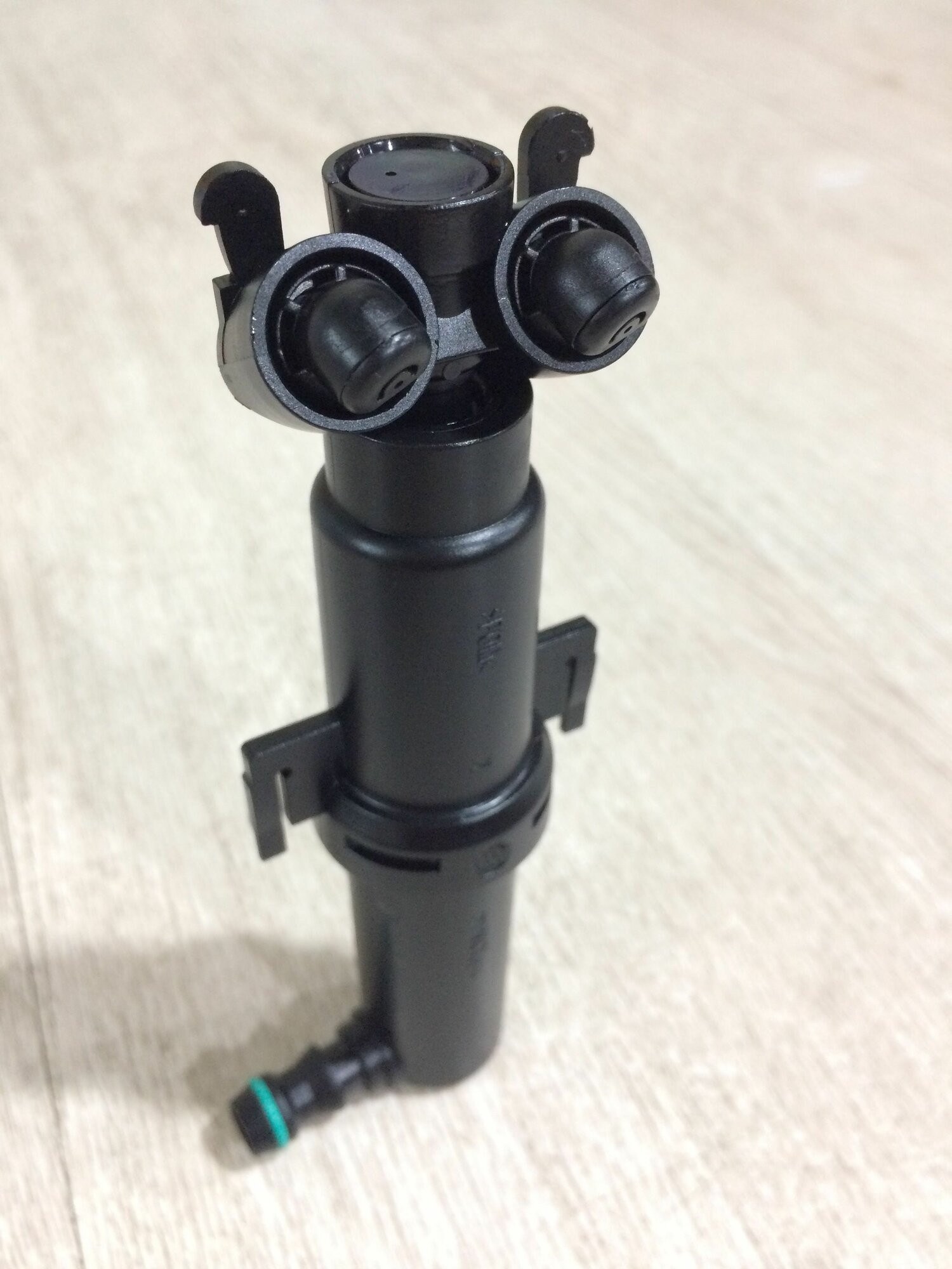 Форсунка омывателя фары правая в сборе Шкода Октавия А5 2008-2013г Фольксваген Тигуан 2007-2011г 5N0955104 1Z0955966B