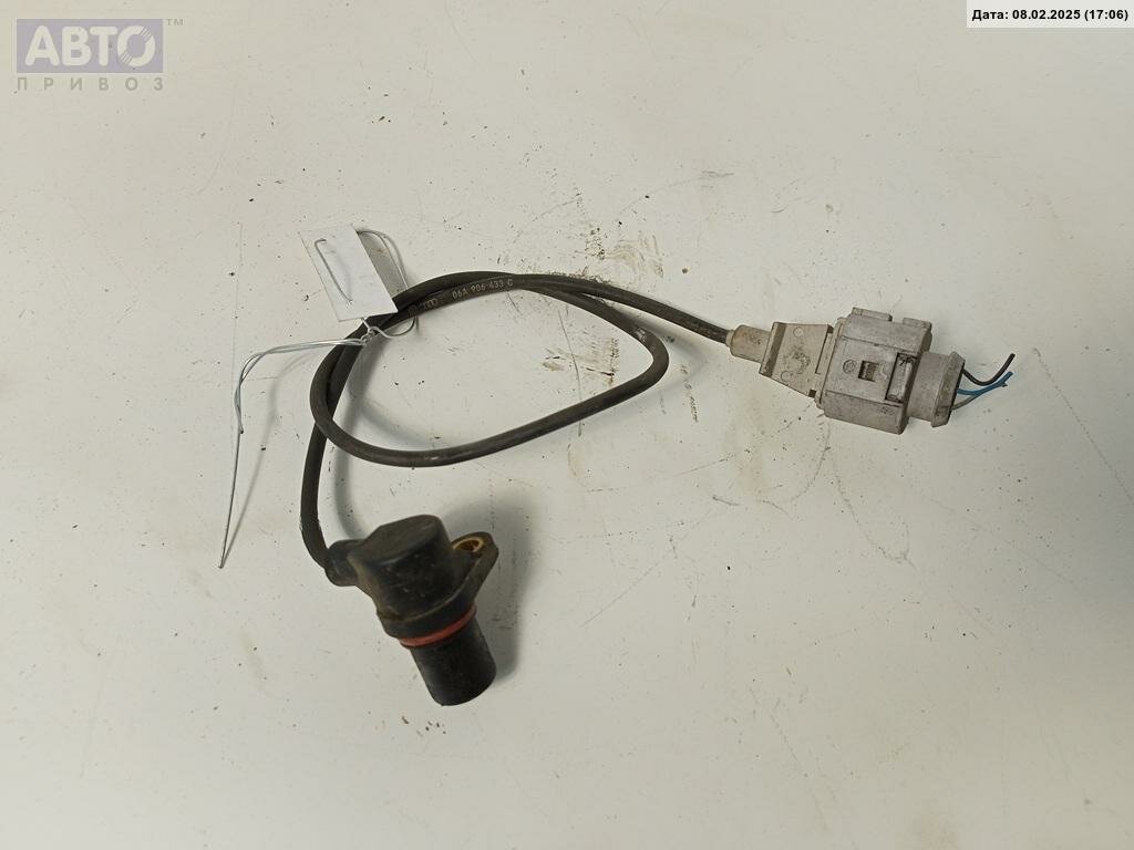 Датчик положения коленвала Volkswagen Passat B5