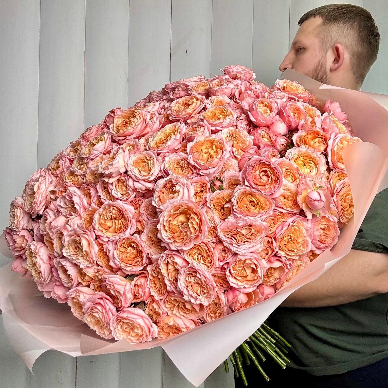 Букет пионовидных кустовых роз «Джульетта» 101шт Ver flowers