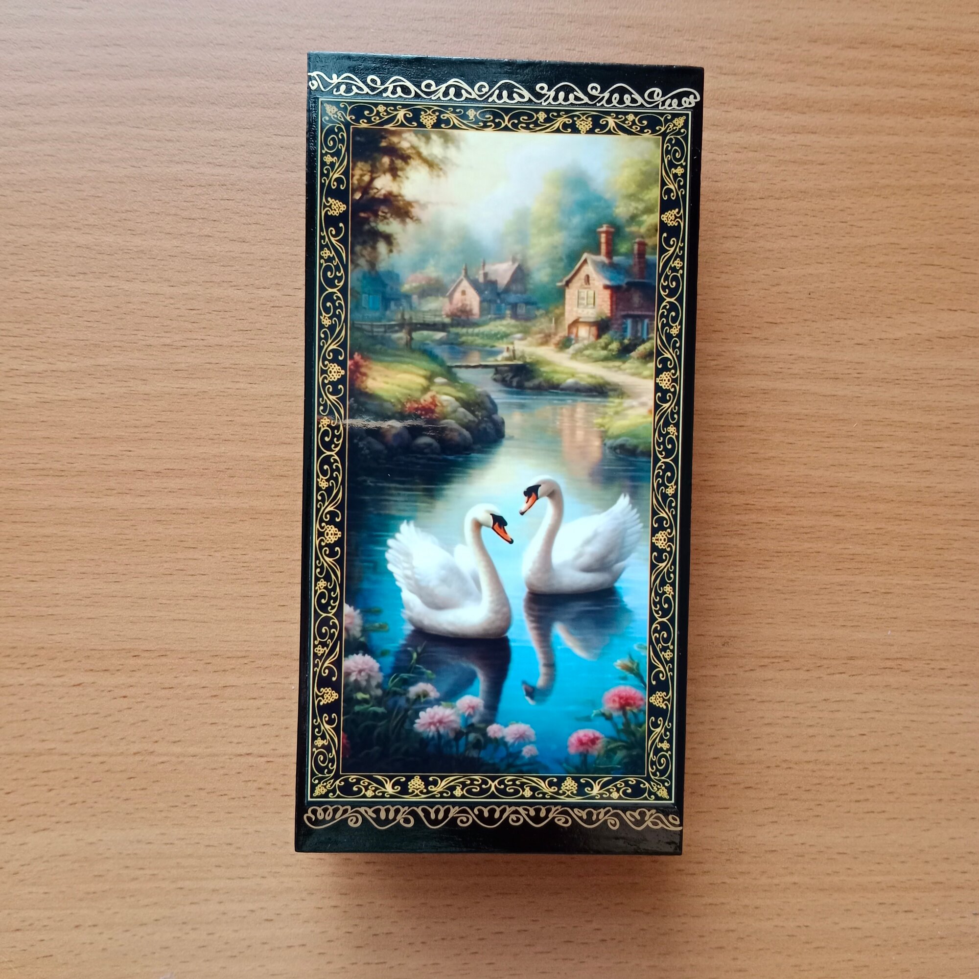 Шкатулка-купюрница универсальная "Лебеди на пруду" 17*8,5*3,5см. лаковая миниатюра.