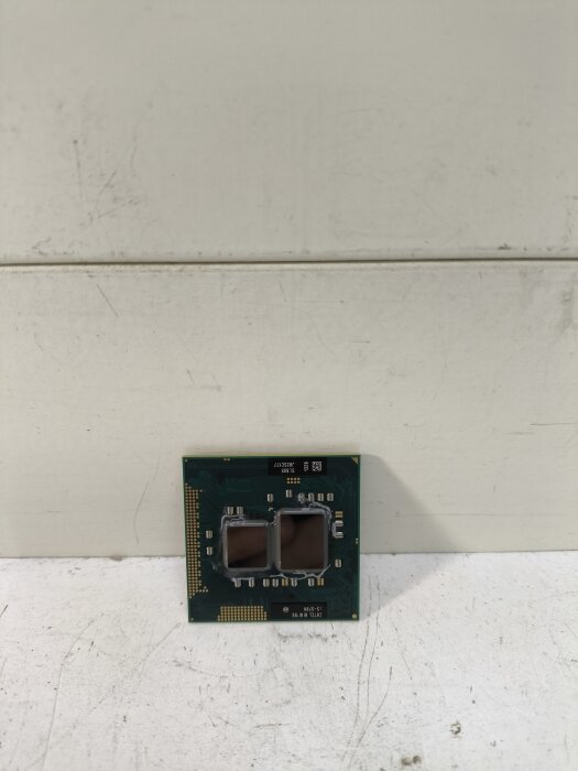 Процессор Intel Core i3-370M SLBUK Socket G1 2.40 ГГц