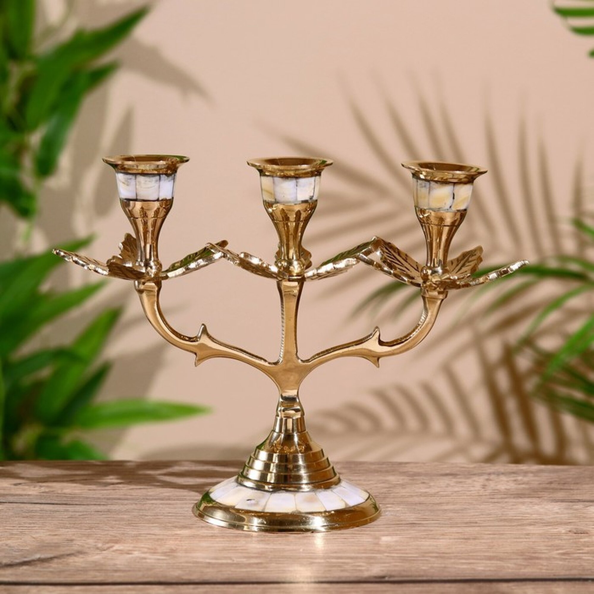 Подсвечник Сима-ленд "Трио", латунь, перламутр, настольный, золотистый, 15см