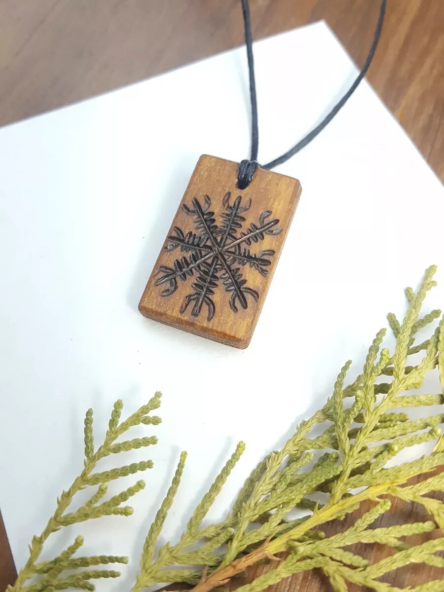 Амулет Оберег "Защита" Шлем Ужаса Агисхьяльм лисий цвет