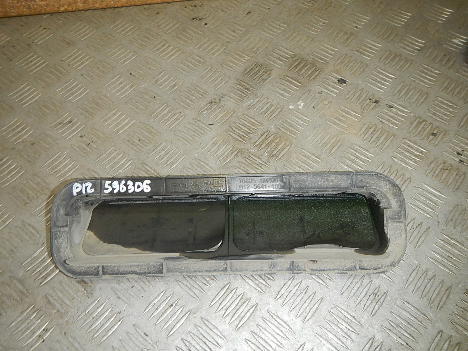 Б/У Решетка вентиляционная, Nissan (Ниссан)-PRIMERA P12E (02-) NISSAN PRIMERA P12E (02-) правый руль Без видимых поврежде...