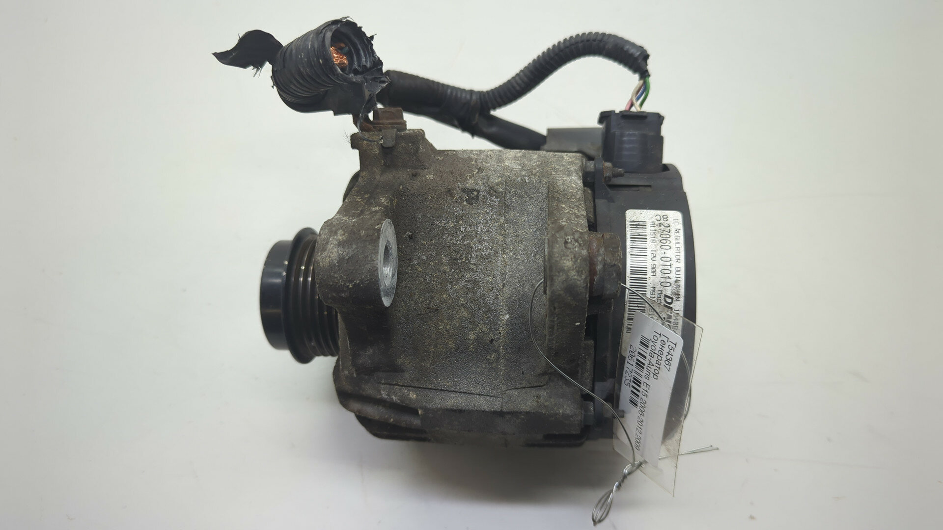 Генератор Toyota Auris E15 Б/У