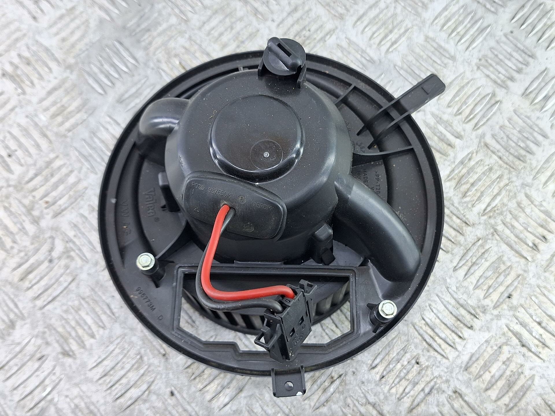 Моторчик печки Skoda Octavia 2 1Z5 2008 1K1820015F