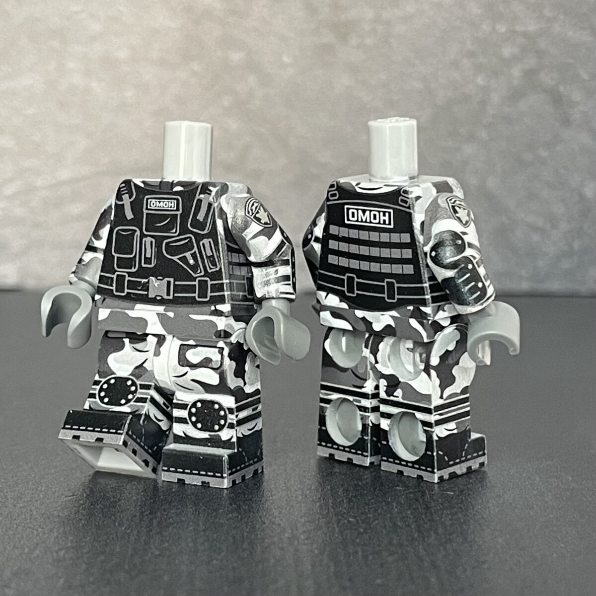 Минифигурка коллекционная совместимая с лего с эксклюзивным принтом омон в Броне | Минифигурка