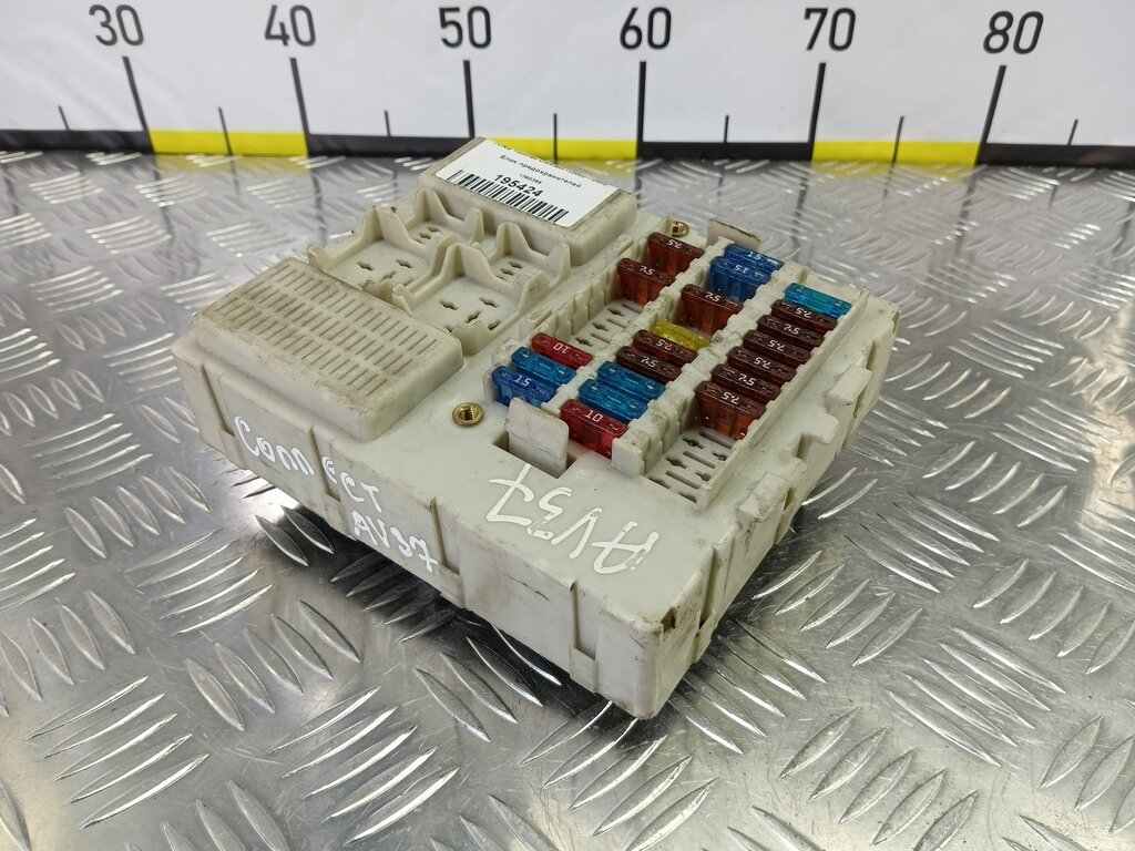 Блок предохранителей Б/У для FORD Tourneo Connect I (2002—2009) 1360366