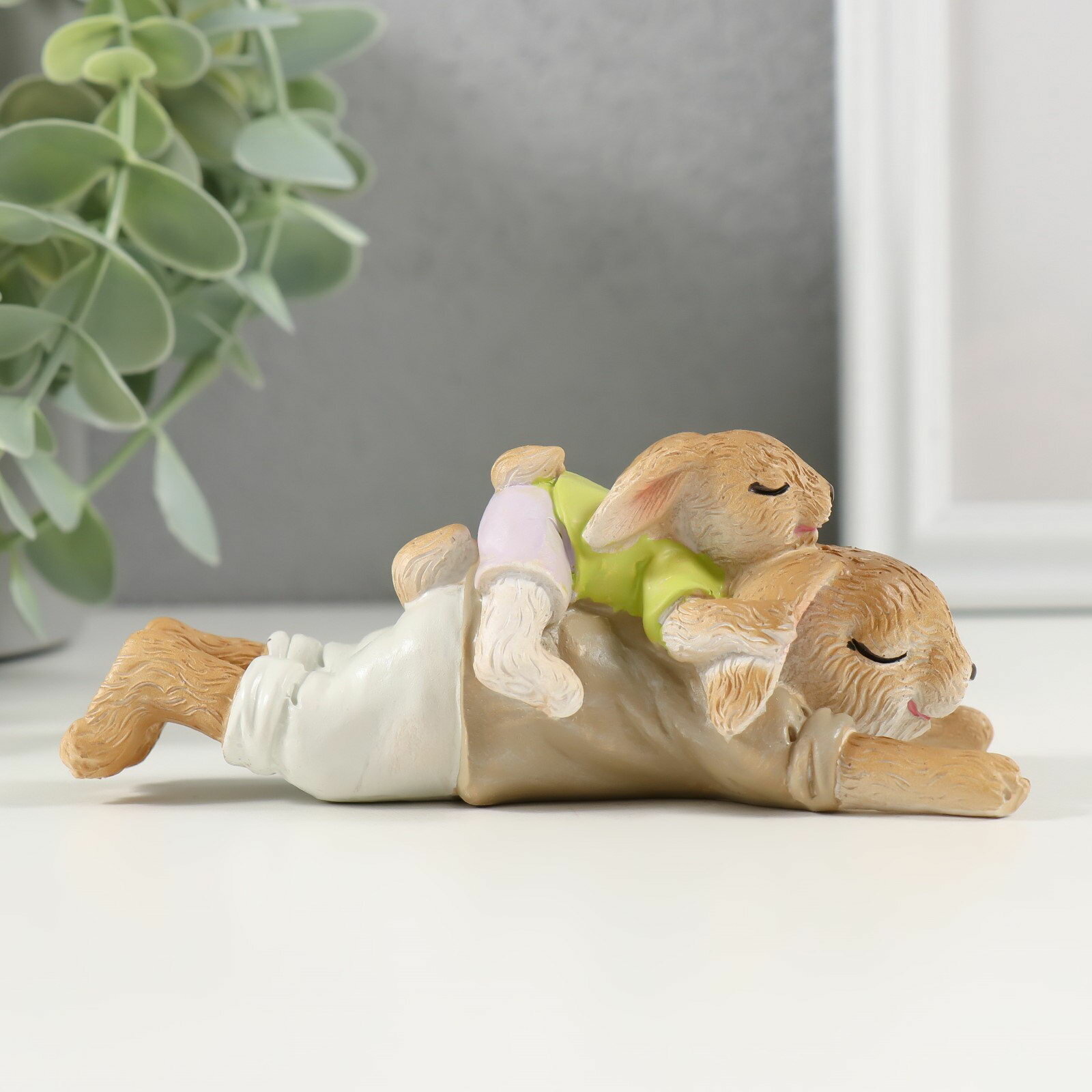 Фигурка полистоун "Милые зайки спят", 12x5x4.5 см, тематика праздника: пасха