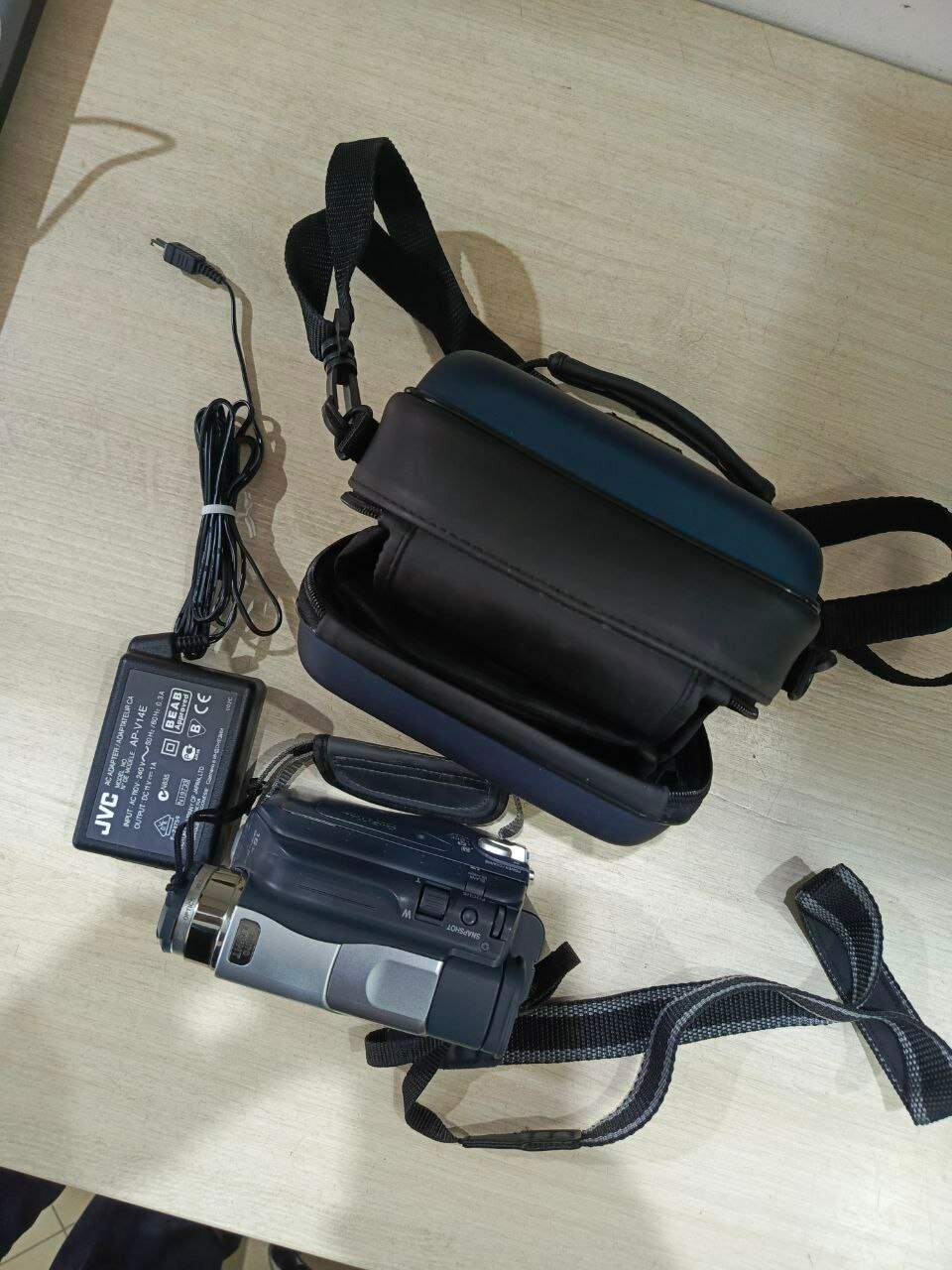 Цифровая видеокамера jvc gr-d18er