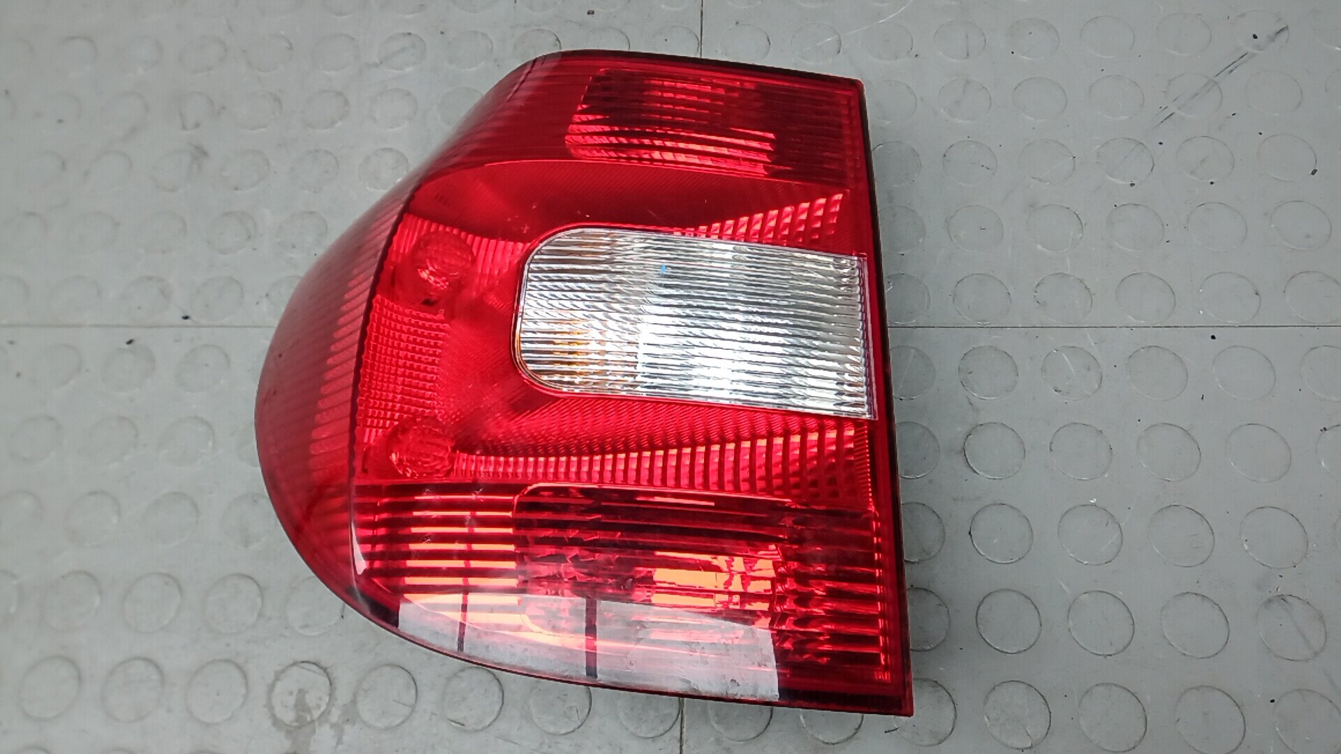 Фонарь задний левый SKODA YETI 1, Номер 5L0945111